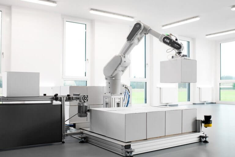 Nuovo robot collaborativo ABB Swifti CRB 1300 e versione cloud del ...